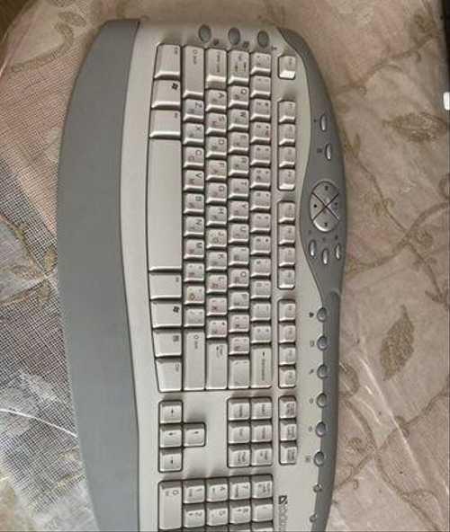 Безпроводная клавиатура и мышка