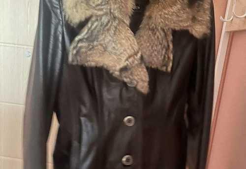 Кожаная демисезонная куртка с мехом волка женская