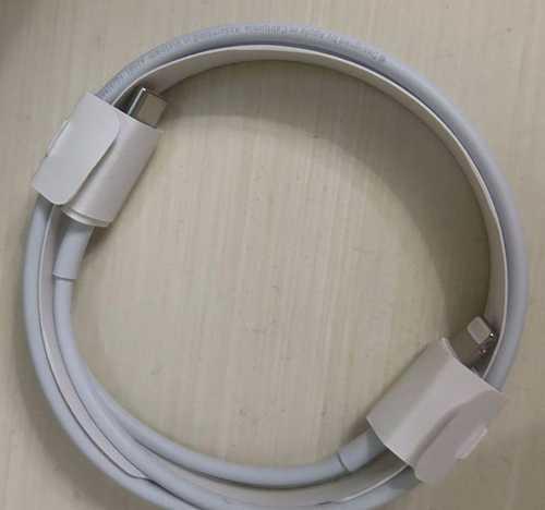 Кабель Apple USB-С Lightning