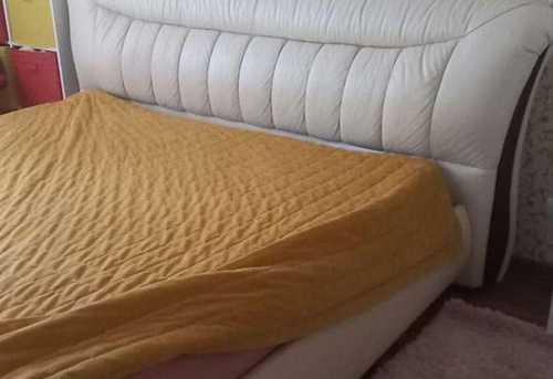 Кровать двухспальная с матрасом кожа