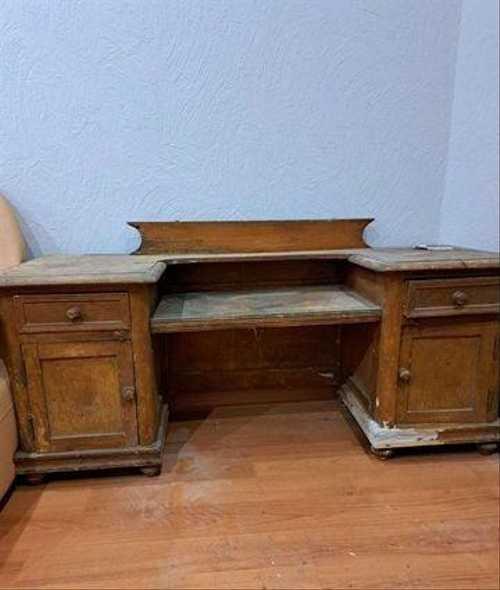 Старинный столик, тумбочка