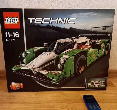 Lego Technic Гоночный автомобиль (42039)