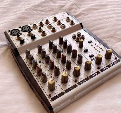 Behringer xenyx 802