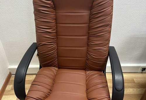 Офисное кожаное кресло для переговорной