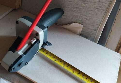 Нож-рулетка строительный с карандашом и лезвиями