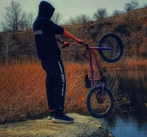 Трюковой велосипед BMX