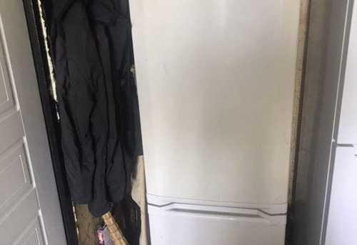 Продам холодильник на запчасти или в метал
