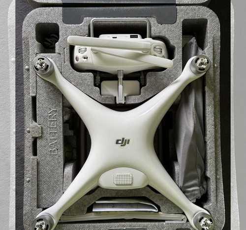 Квадрокоптер dji phantom 4 pro