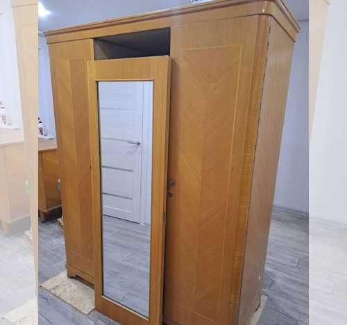 Шкаф шифоньер СССР