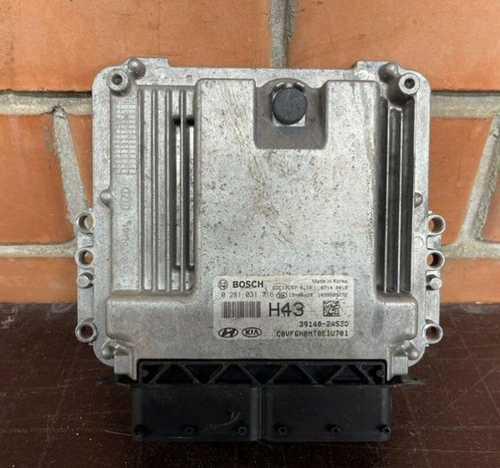 Блок управления двигателем Hyundai I40 1