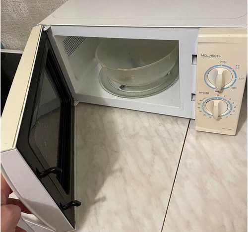 Микроволновка LG MS-1724W
