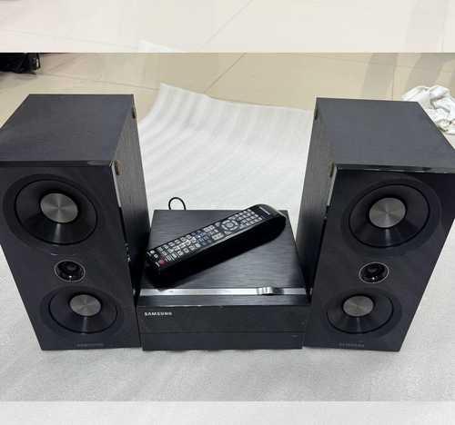 Музыкальный центр Samsung MM-D530D с караоке