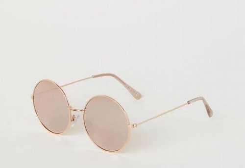 Новые солнцезащитные очки фирмы H&M
