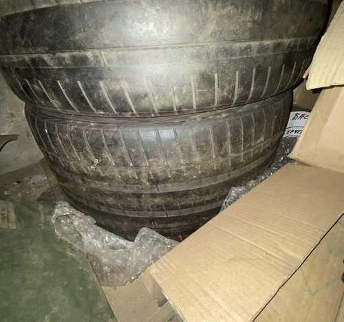 Vredestein Ultrac Vorti 335/25 R22