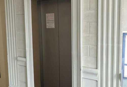 Порталы из белого камня (двери, окна, лифты)