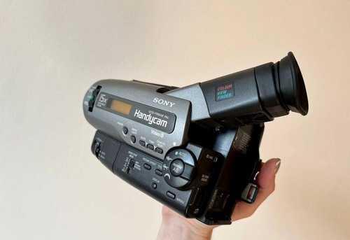 Видеокамера Sony CCD-TR503E