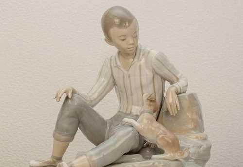 Статуэтка Lladro «Мальчик с собакой» 1971 год