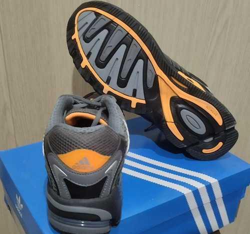 Кроссовки Adidas Response CL