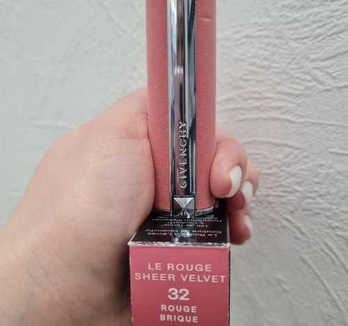 Помада givenchy le rouge 32