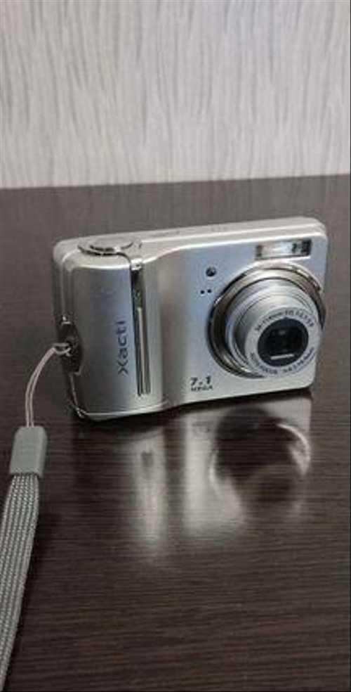 Компактный фотоаппарат sanyo