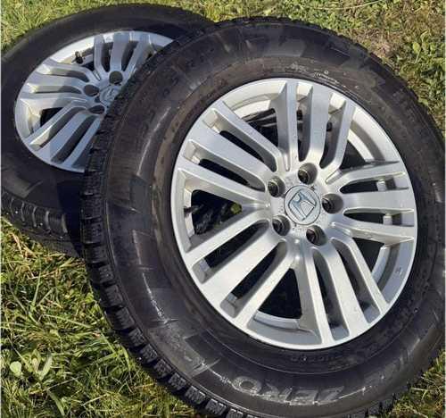 Pirelli Ice Zero 235/65 R17 108T