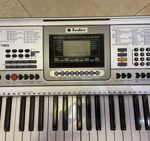Электронный синтезатор Tesler KB-6190
