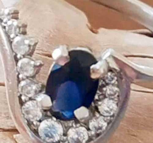 Серебряное кольцо с натуральным сапфиром