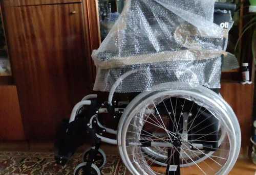 Кресло-коляска для инвалидов с ручным приводом