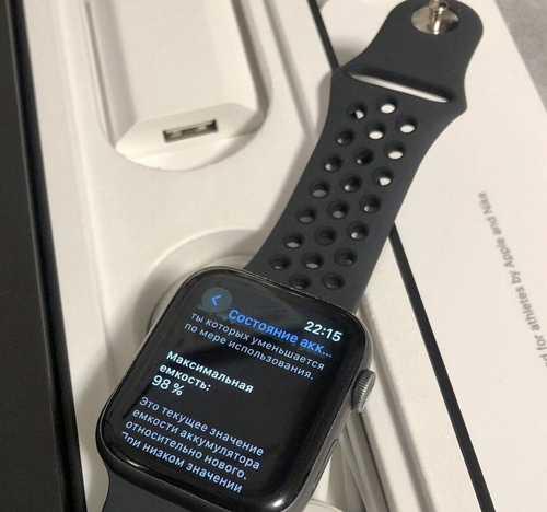 Apple Watch 4 44 mm Nike 98% акб