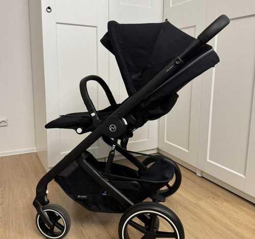 Прогулочная коляска Cybex Balios s lux moon black