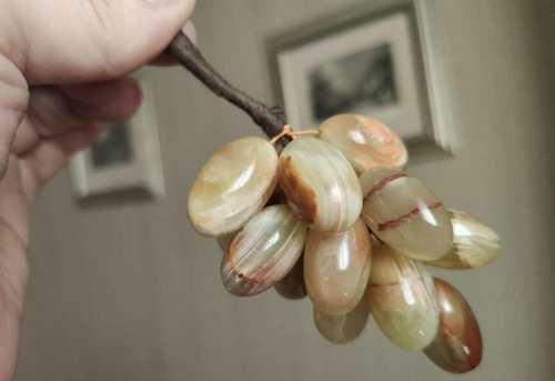Декоративная веточка винограда из оникса