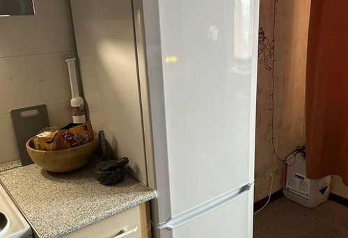 Холодильник Beco CS 328020