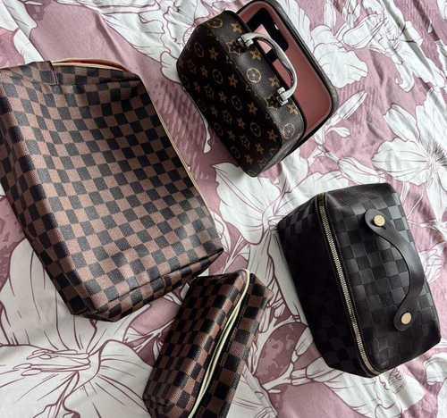 Косметички louis vuitton