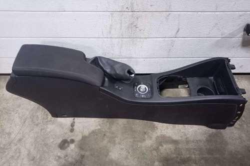 Подлокотник Renault Megane3 Fluence