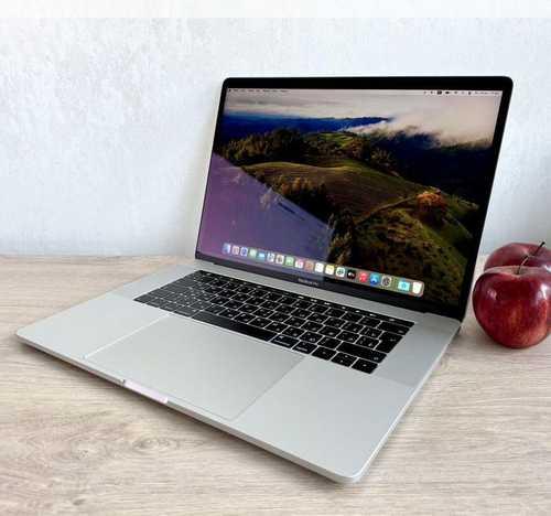 MacBook Pro 15" 2018 i7 16Gb SSD 256Gb 555x 4Gb