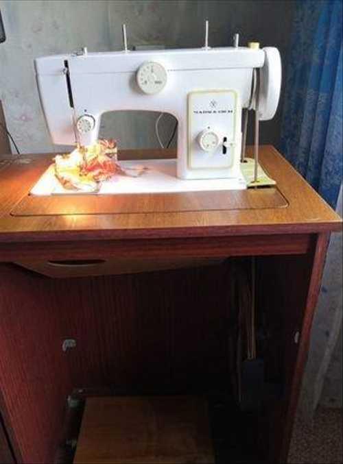 Швейная машина с ножным приводом Чайка 132М