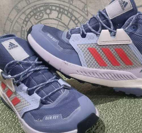 Зимние кроссовки Adidas terrex