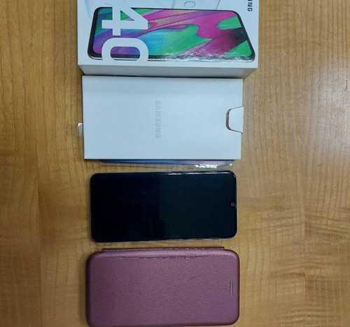 Samsung Galaxy A40, 4/64 ГБ
