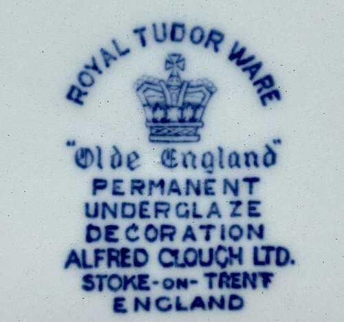 Royal Tudor Ware настенные тарелки пара Англия