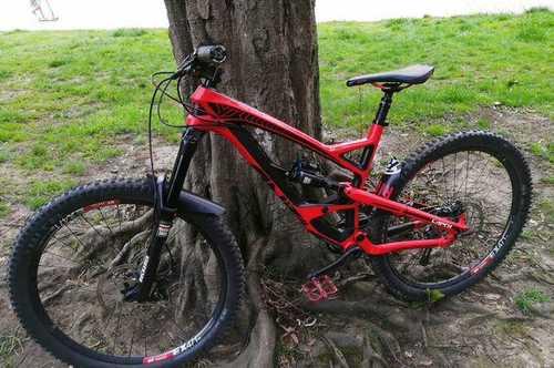 YT Capra 650B CF Pro