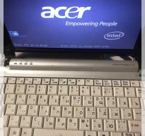 Acer aspireone