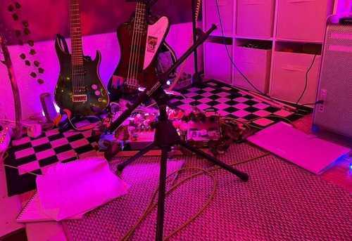 Микрофонная стойка под гитарный кабинет