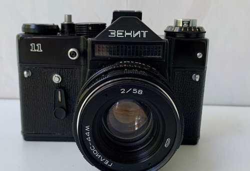 Плёночный фотоаппарат Зенит-11 с фотоспышкой