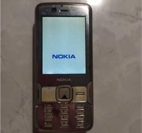 Nokia N82