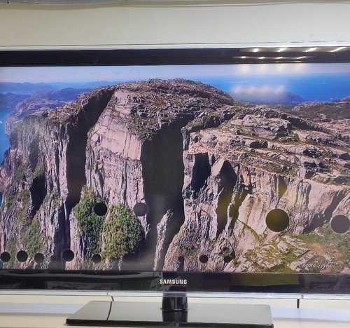 Телевизор Samsung 40" Full HD, пятна на матрице