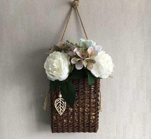 Плетеная подвесная корзина для цветов