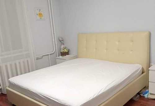 Спальный гарнитур кровать 180x200 с матрасом