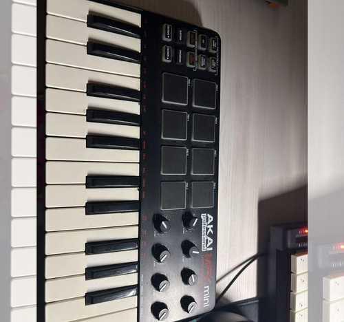 Midi-клавиатура akai MPK Mini