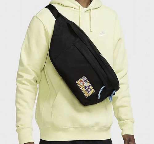 Поясная сумка Nike бананка