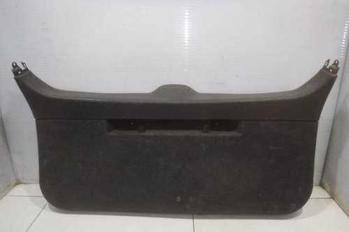 Обшивка двери багажника Opel Astra H